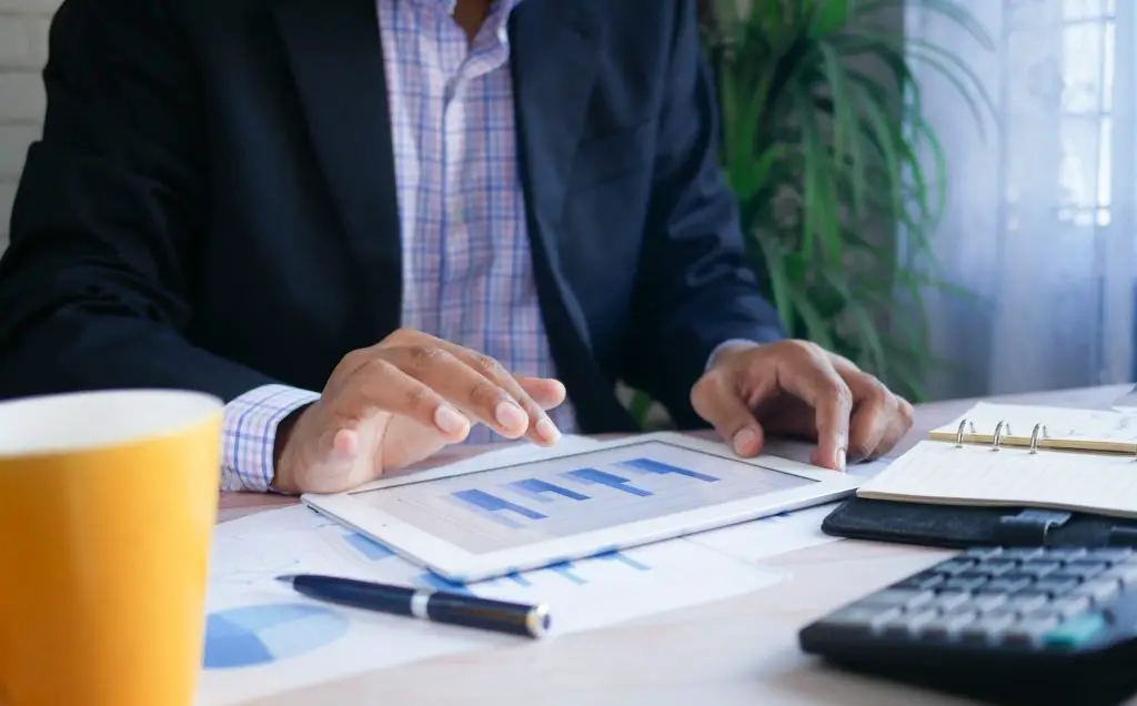 What Is Business Statistics? (5 Things To Know)