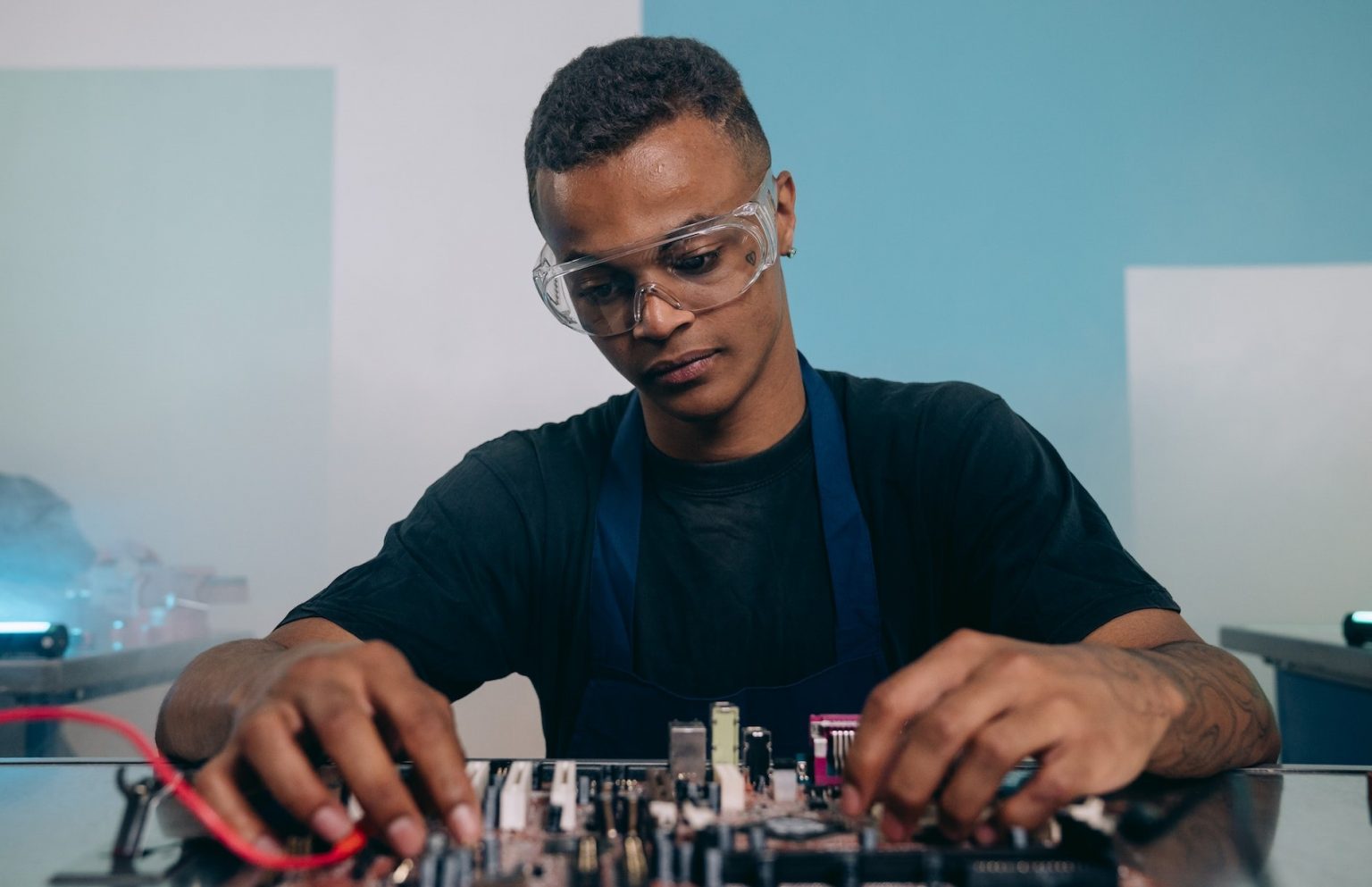 Is Electrical Engineering Hard? (13 Things You Can Expect)