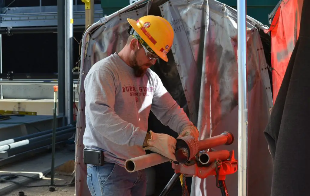 Plumber vs. Pipefitter (4 Similarities and 5 Differences)