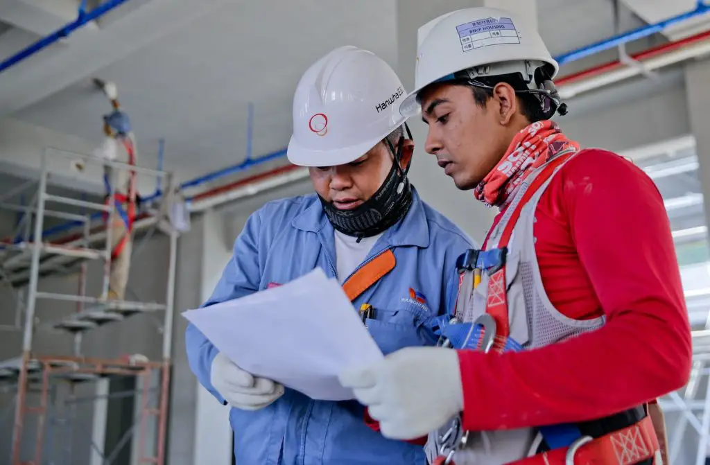 Is Construction Management Hard? (13 Things You Can Expect)